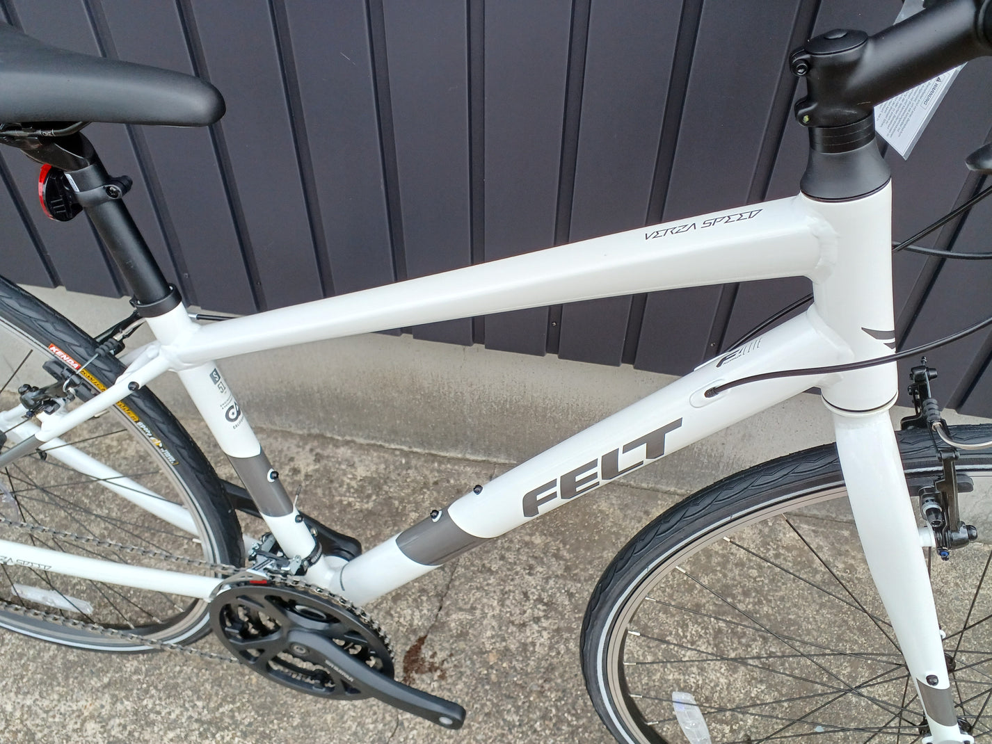 【510mm 店舗 在庫あり】2022 FELT フェルト クロスバイク Verza Speed 50 ﾍﾞﾙｻﾞｽﾋﾟｰﾄﾞ 50 ﾎﾜｲ – GHOST-CYCLE